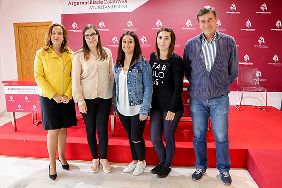 Monroy desea lo mejor al equipo femenino de dardos que, tras alzarse ...