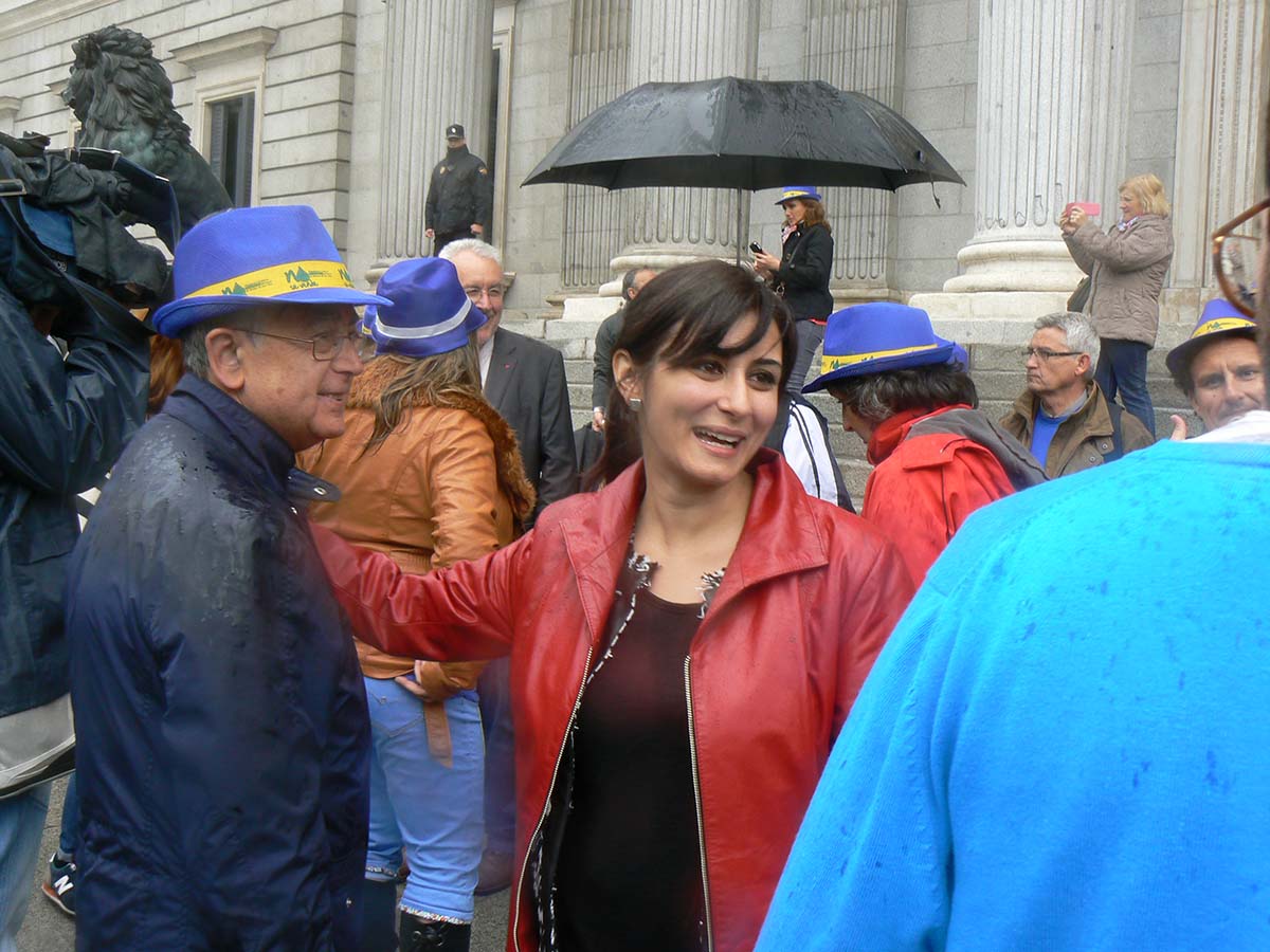 La socialista Isabel Rodríguez deja «emocionada» el Congreso pero con ...