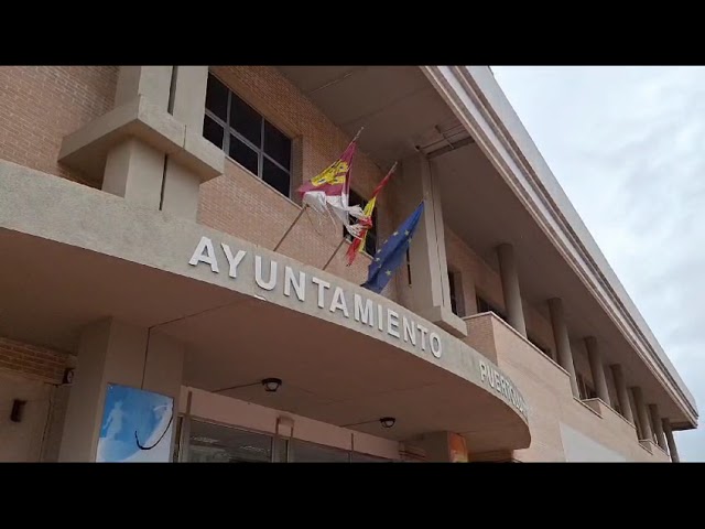 Puertollano: La bandera regional, hecha un guiñapo | MiCiudadReal.es