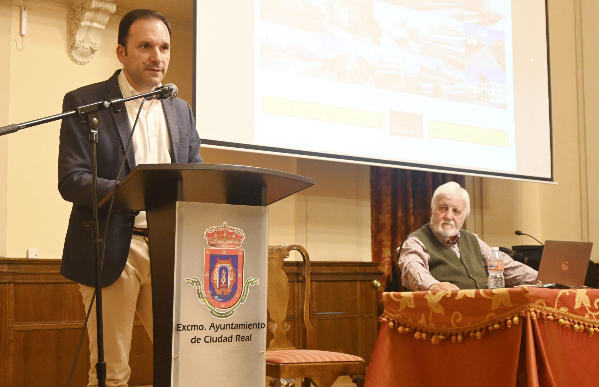 Agustín Jiménez inaugura en el Antiguo Casino el V Ciclo de ...