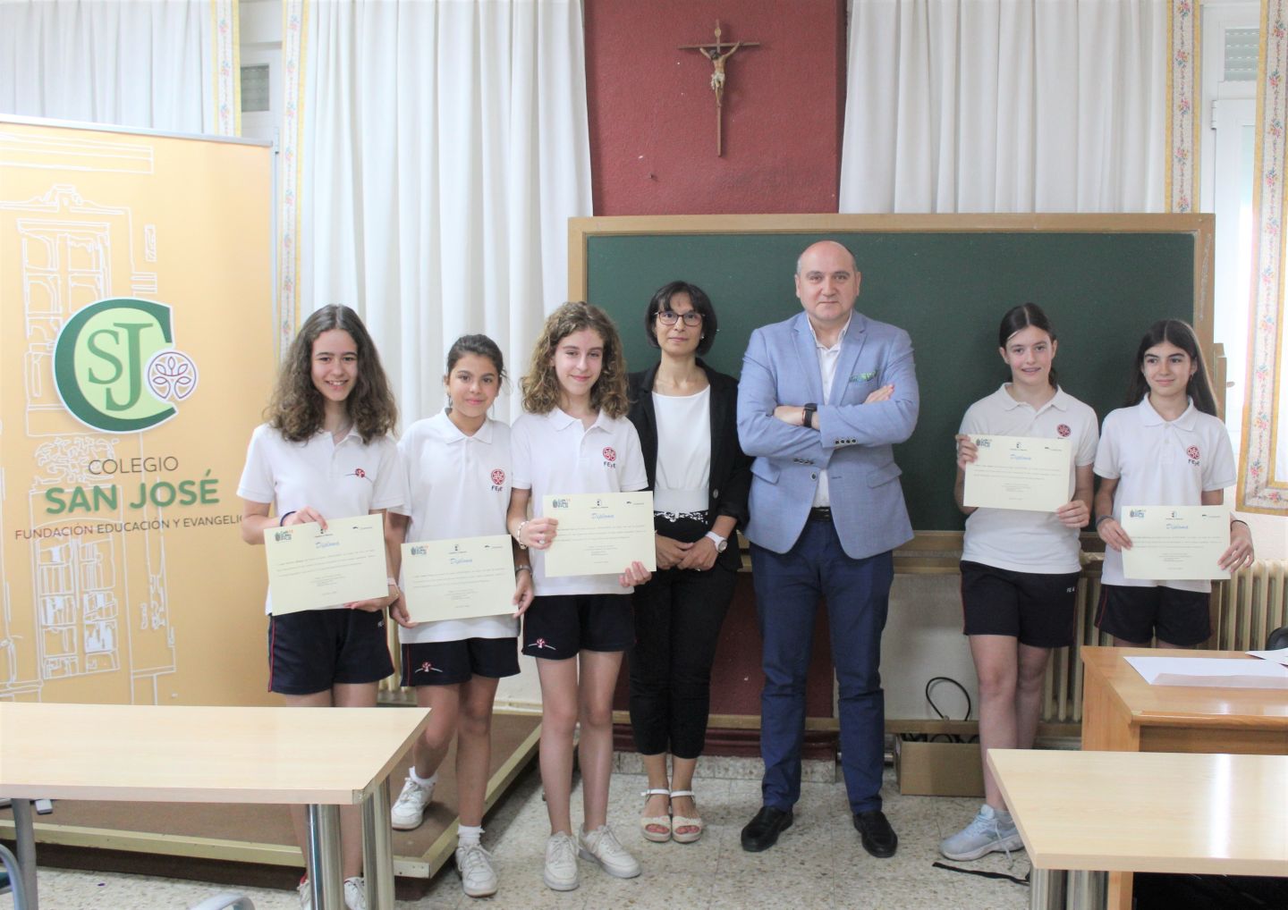 La alumnas del colegio ‘San José’ de Ciudad Real reciben el premio del concurso Consumópolis ...