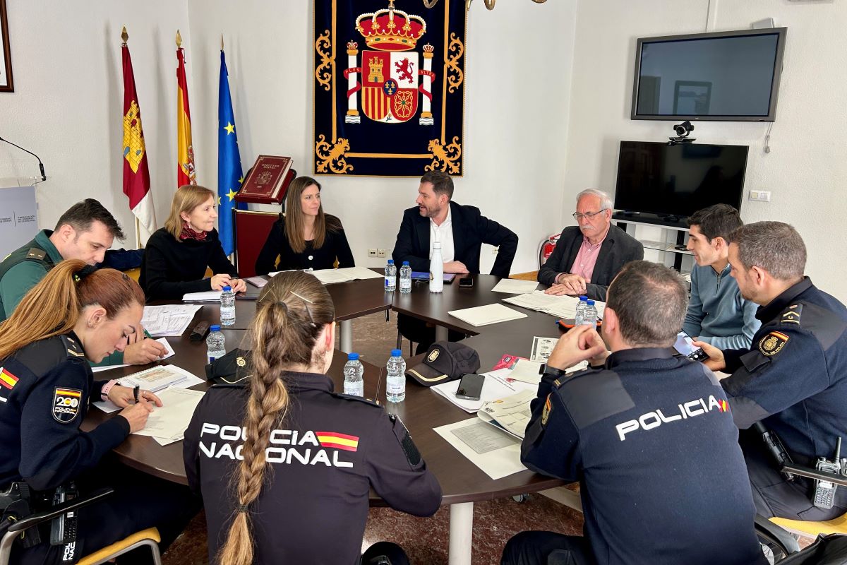 La Comisión de Seguimiento del Plan Director para la Convivencia y la Mejora de la Seguridad en ...